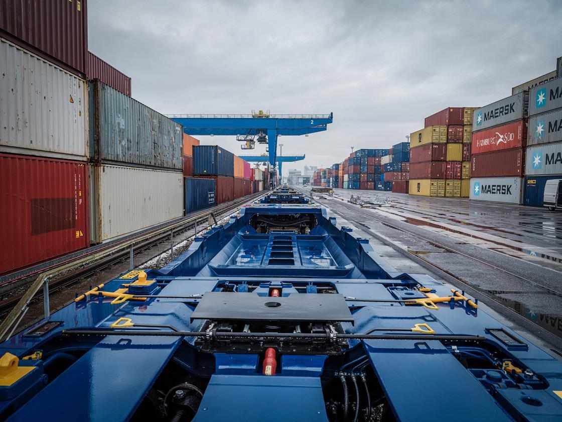 Iberian T4000 pocket wagons arrive | News | Railway Gazette International