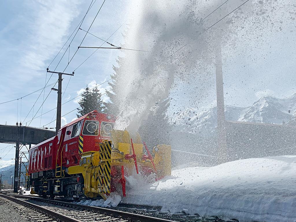 Snow blower ready for winter | News | Railway Gazette International