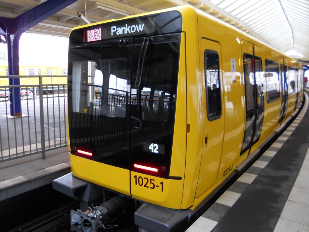 Berlin U-Bahn unveils pre-series Stadler trainset | News | Railway ...