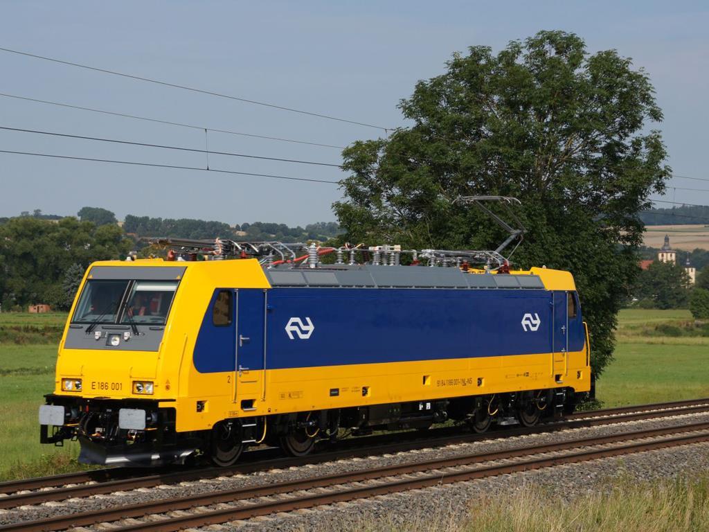 Final NS Traxx handed over | News | Railway Gazette International