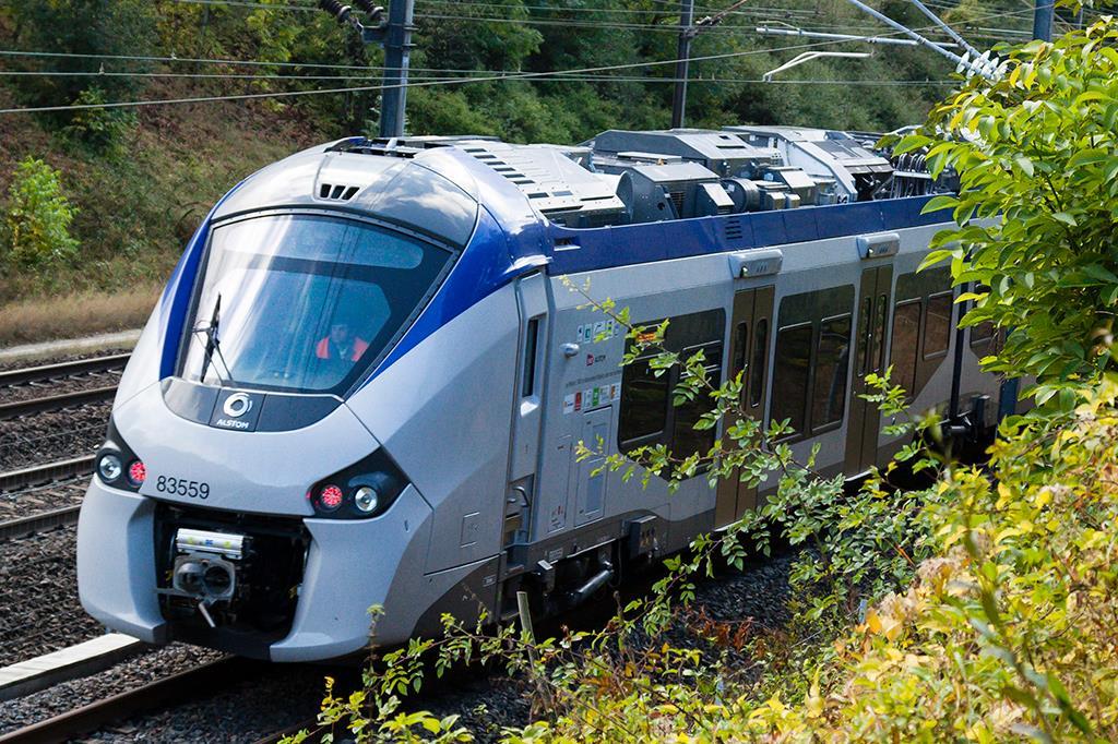 Diesel-battery hybrid TER train to be tested next year | News | Railway ...
