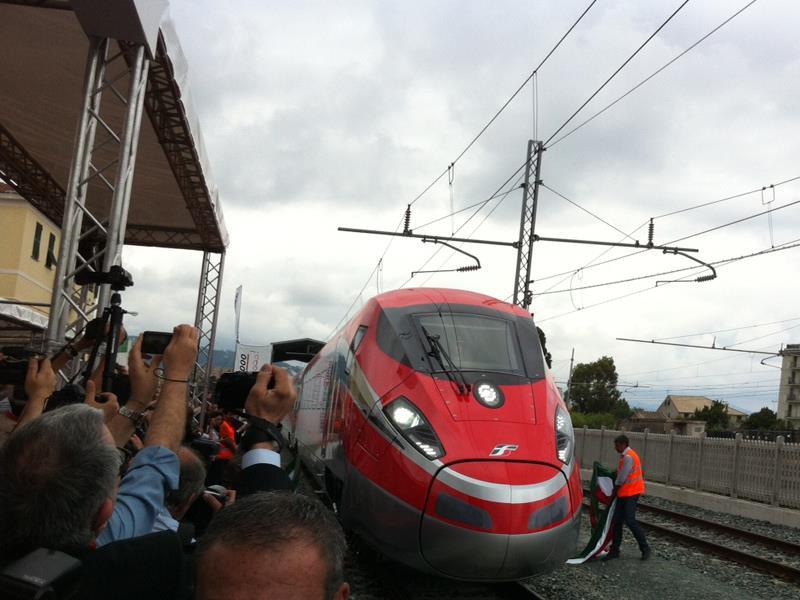 Frecciarossa 1000 high speed train ready for testing | News | Railway ...