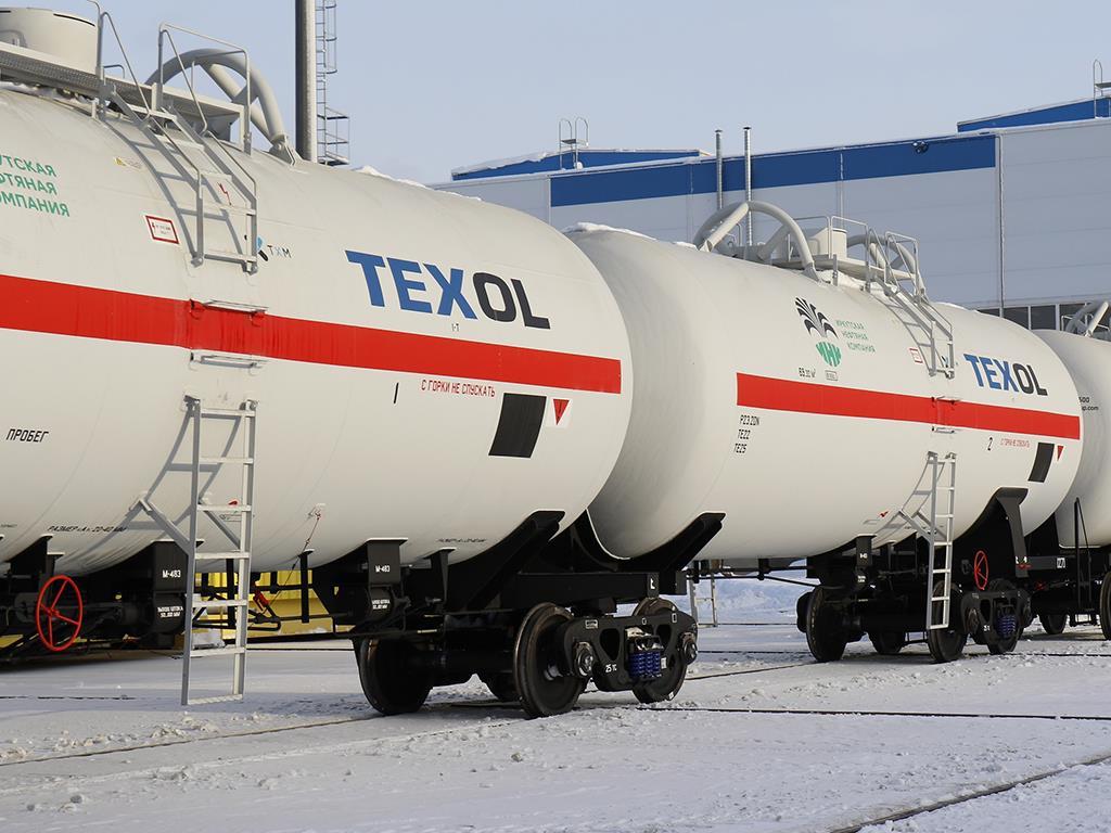 UWC rolls out ‘revolutionary’ articulated tank wagon | News | Railway ...