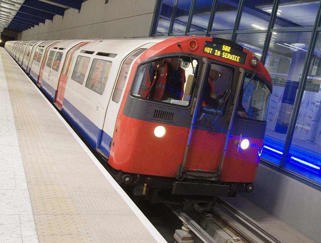 TfL seeks composite conductor rails | Metro Report International ...