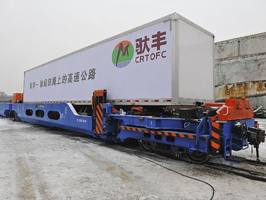 Prototype piggyback wagons on test | News | Railway Gazette International