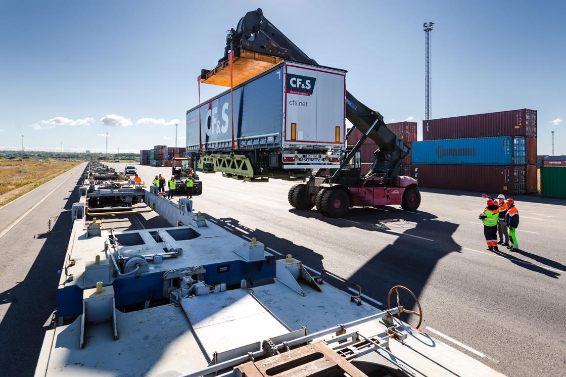 Amber Train links the Baltic States to western Europe | News | Railway ...