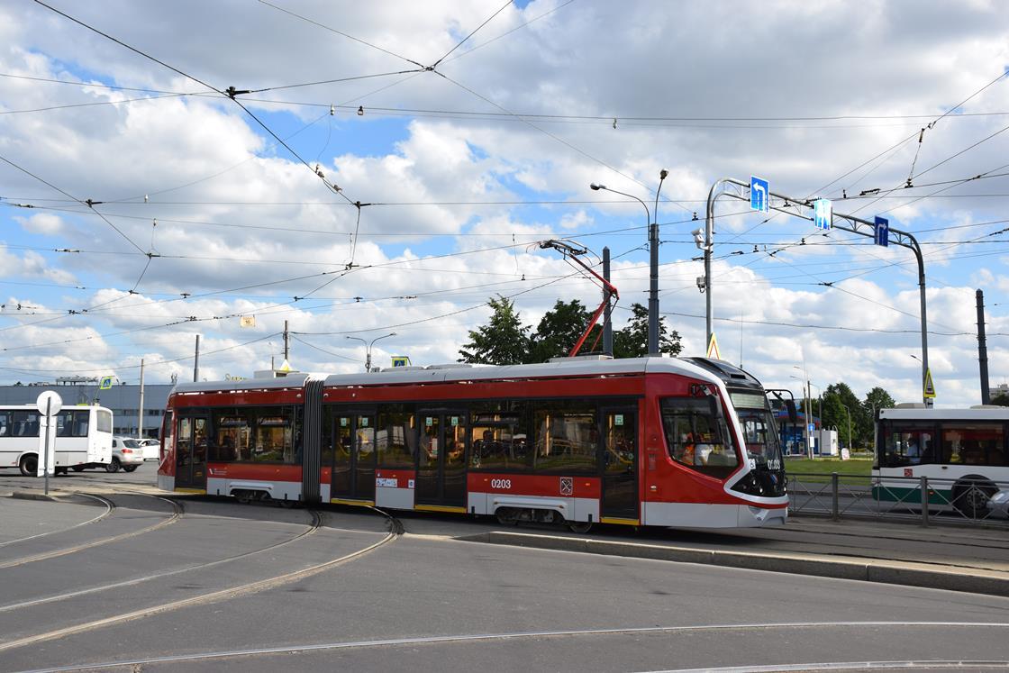 St Petersburg orders trams with driverless capability | Metro Report ...