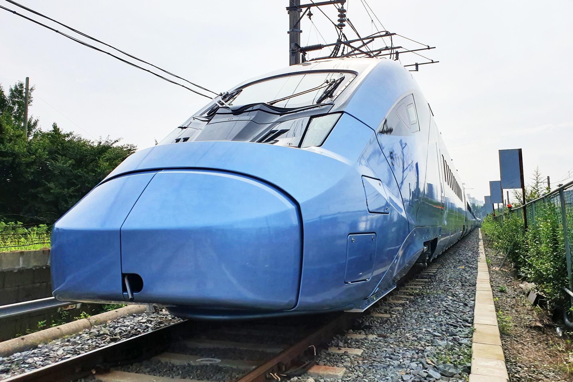 Korail takes delivery of first Hyundai Rotem EMU-250 trainset | News | Railway Gazette International