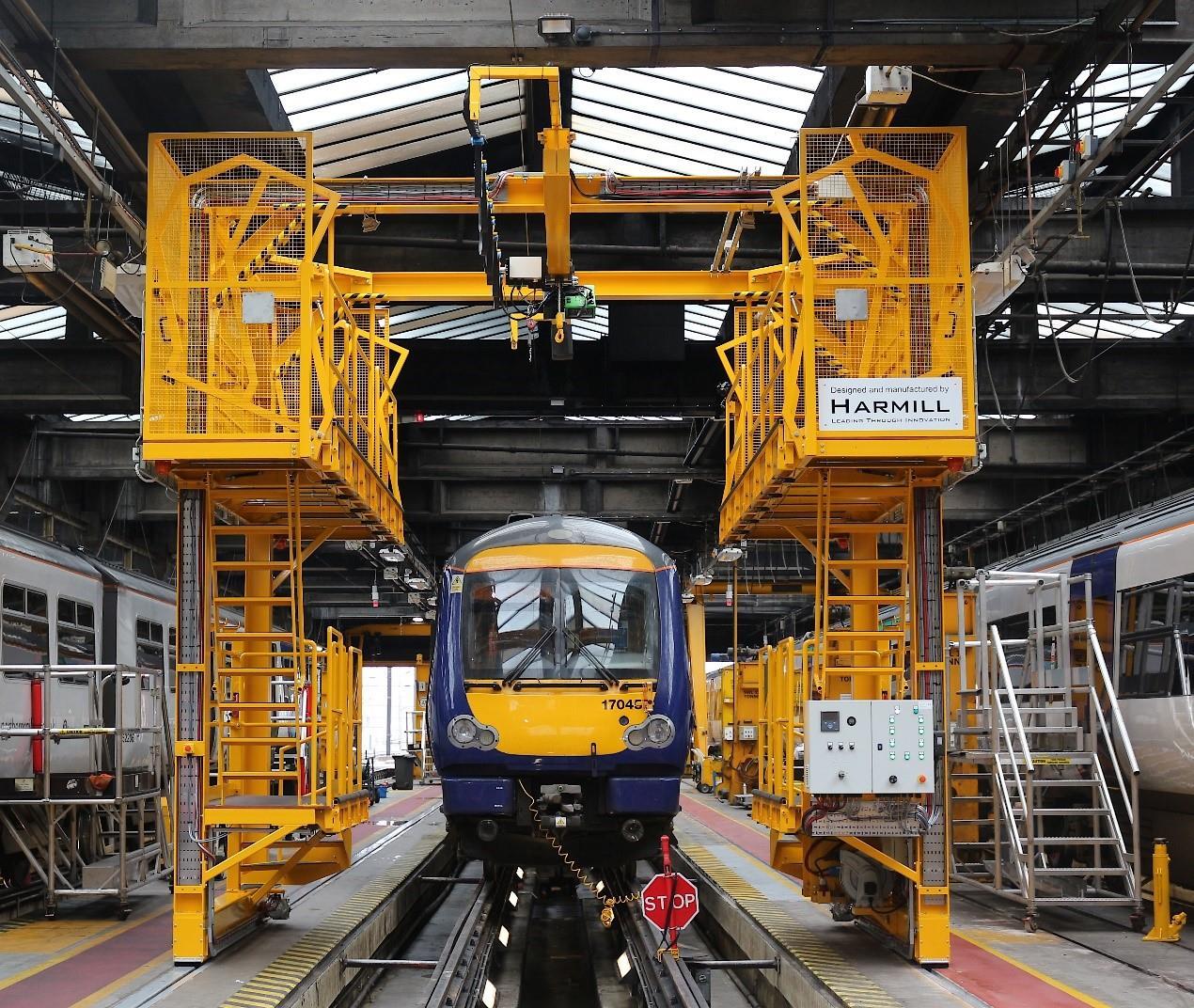 Mobile train roof access platform | Rail Business UK | Railway Gazette ...