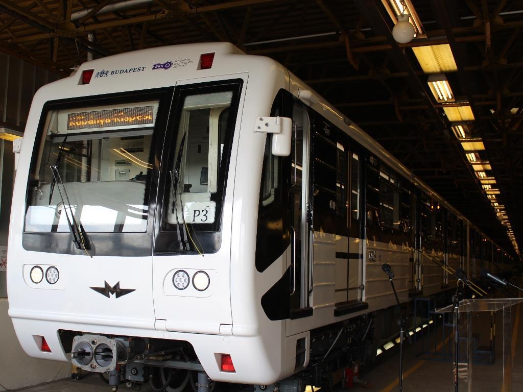 First refurbished Budapest Line M3 trainset enters passenger service ...