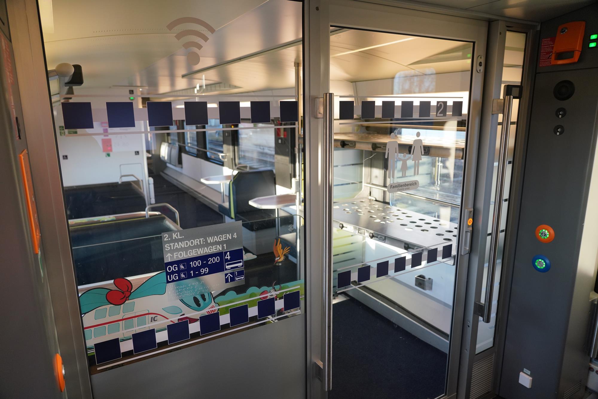 DB unveils refurbished Kiss EMU | News | Railway Gazette International