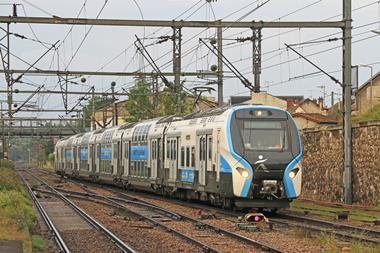 Paris RER NG trainset on test | News | Railway Gazette International