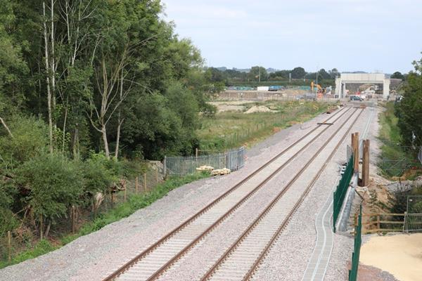 Initial East West Rail services to be included in Chiltern contract ...