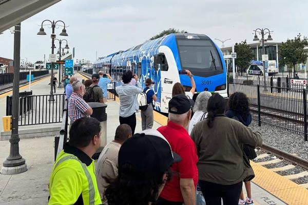 Hydrogen fuel cell powered Stadler Flirt H2 zero-emission multiple-unit ...