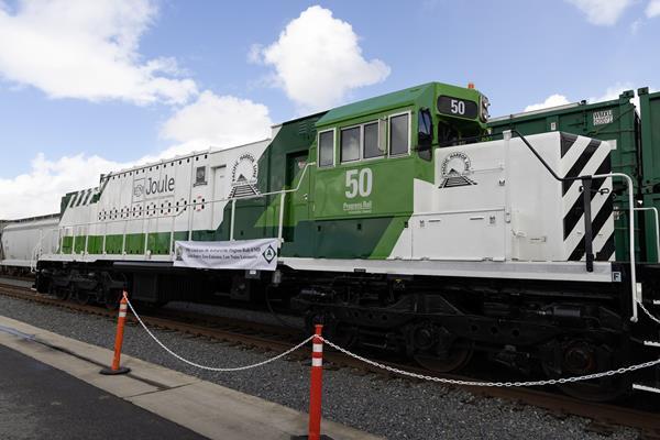 Joule battery loco unveiled ahead of trial | News | Railway Gazette ...