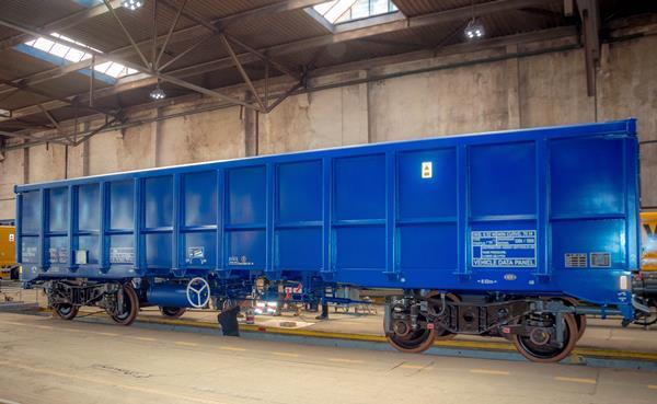 JNA-X box wagon prototype for GB Railfreight rolled out | Rail Business ...