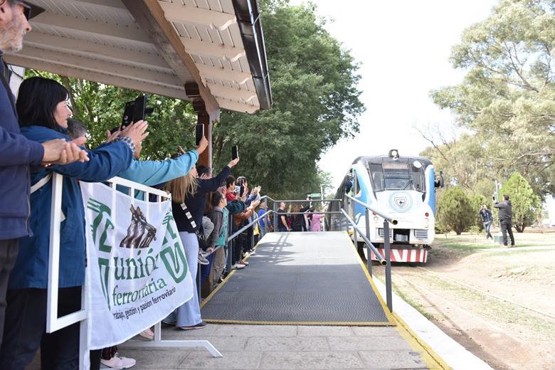 Córdoba regional train service expanded | News | Railway Gazette ...