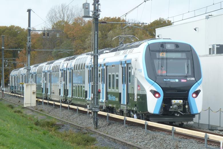 Novel interior layout in next-generation Paris RER fleet | News ...