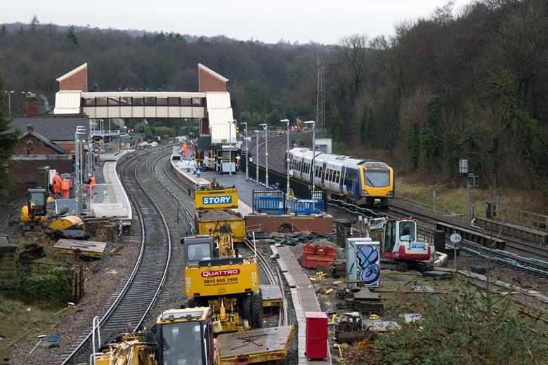 Hope Valley blockade signals completion of Sheffield – Manchester ...