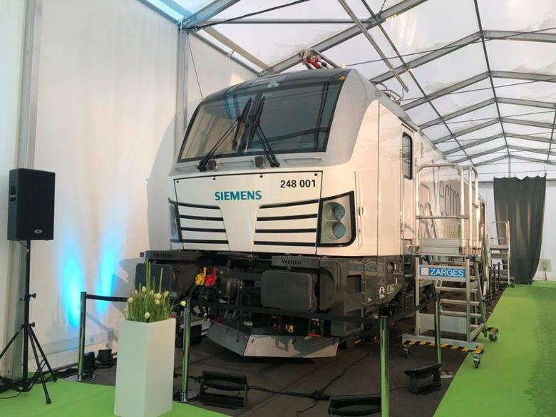 Siemens unveils Dual-Mode Vectron | News | Railway Gazette International