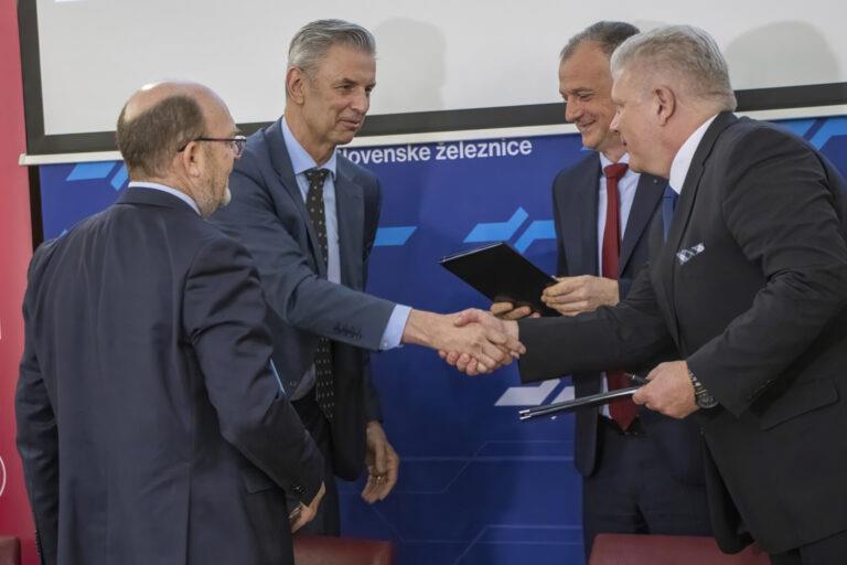 Freight operator orders 30 locos to modernise fleet | News | Railway ...