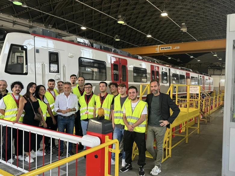 Circumvesuviana fleet modernisation gets underway | News | Railway ...