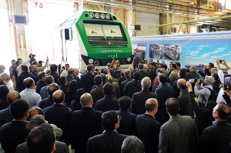 Domestically produced Iranian locomotive unveiled | News | Railway ...