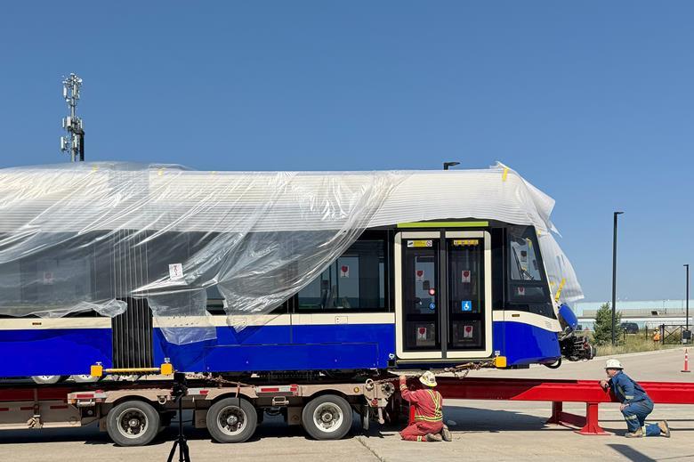 Edmonton selects Hyundai Rotem to supply high floor LRVs | News ...