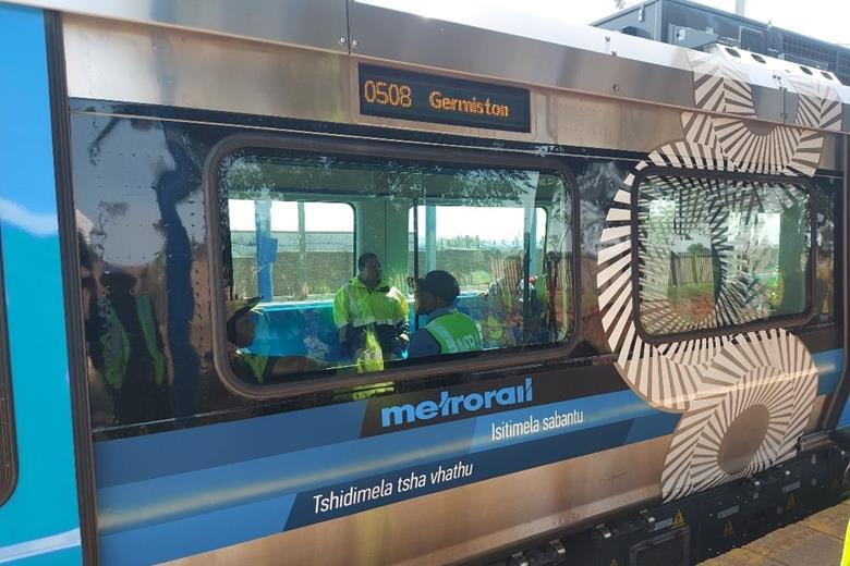 Prasa reintroduces Gauteng suburban service | News | Railway Gazette ...