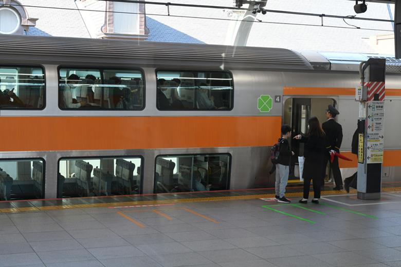 Double-deckers enter service on Chuo Rapid line | News | Railway ...