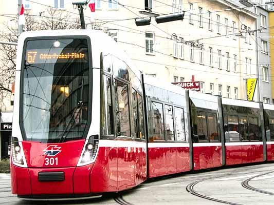 Flexity tram enters passenger service in Wien | News | Railway Gazette ...