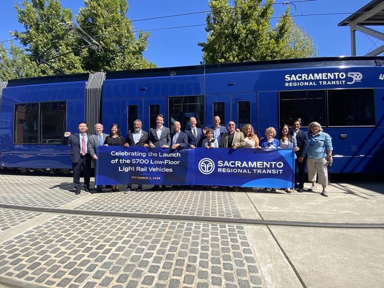 Locally built low-floor light rail vehicles enter service in Sacramento ...