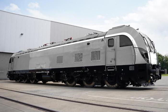 Dragon locomotive leads leasing company’s central European expansion ...