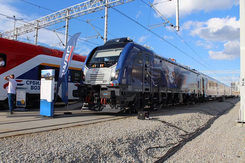 Newag and PKP Intercity unveil 200 km/h Griffin locomotive | News | Railway Gazette International