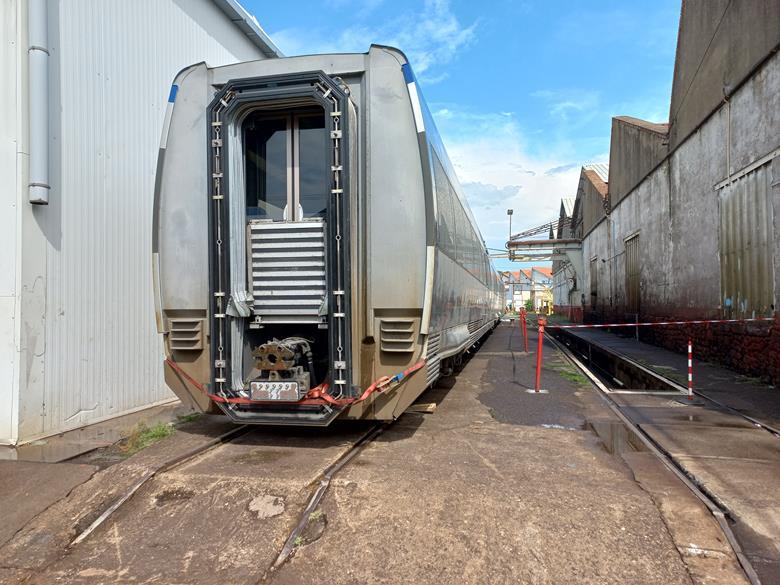 Railcoop makes progress with DMU fleet but passenger service launch ...