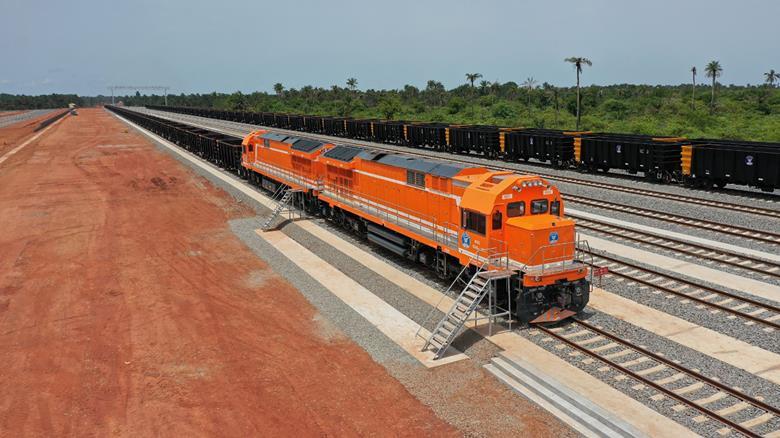 Guinean bauxite railway inaugurated | News | Railway Gazette International