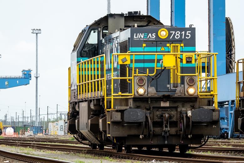 Lineas locomotive with The Signalling Company's software-defined safety ...