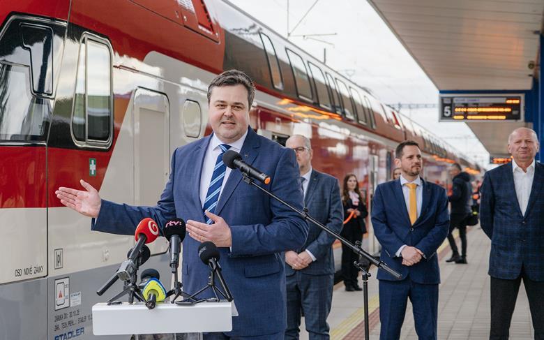 Slovakian Kiss EMUs enter service | News | Railway Gazette International