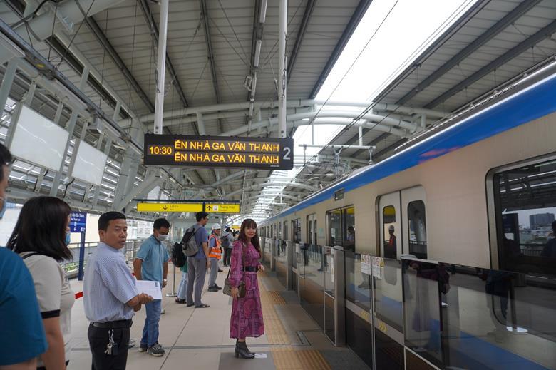 Ho Chi Minh City opens its first metro line | Railway Gazette International