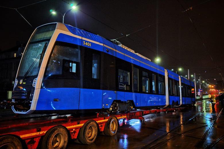 Pesa delivers first new generation Twist tram to Wrocław | Metro Report ...
