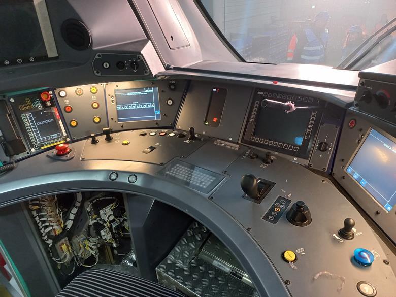 Hauts-de-France unveils Premium EMU | News | Railway Gazette International