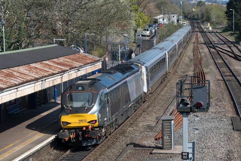 Chiltern Railways adds capacity to Oxford and retains loco-hauled fleet ...
