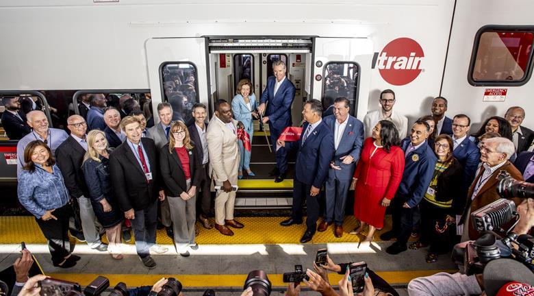 Caltrain launches electric passenger service | News | Railway Gazette ...