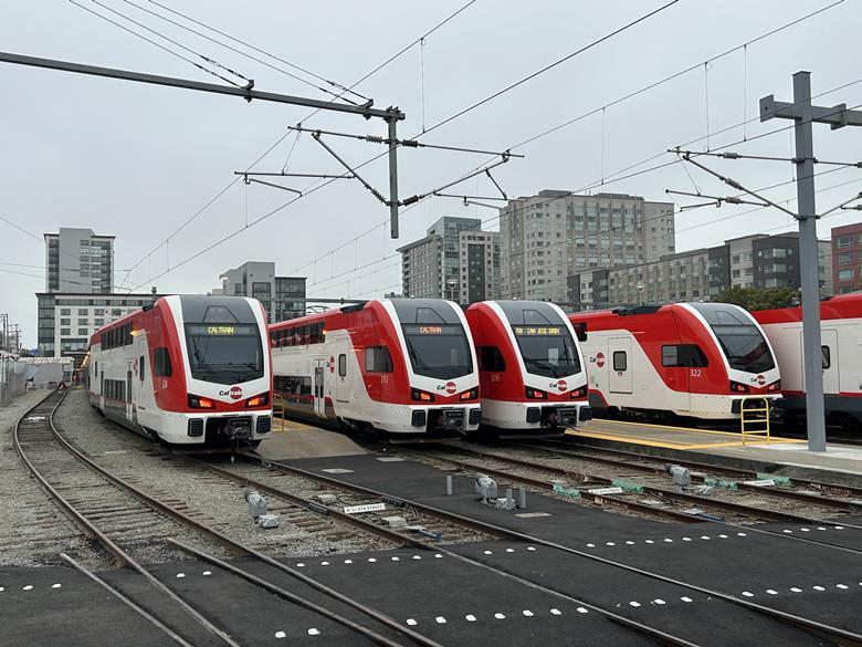 Caltrain launches electric passenger service | News | Railway Gazette ...
