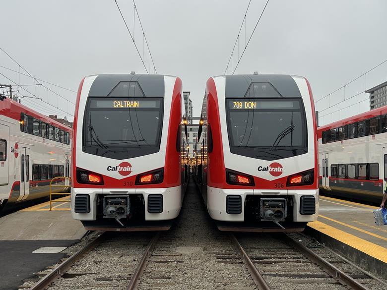 Caltrain launches electric passenger service | News | Railway Gazette ...