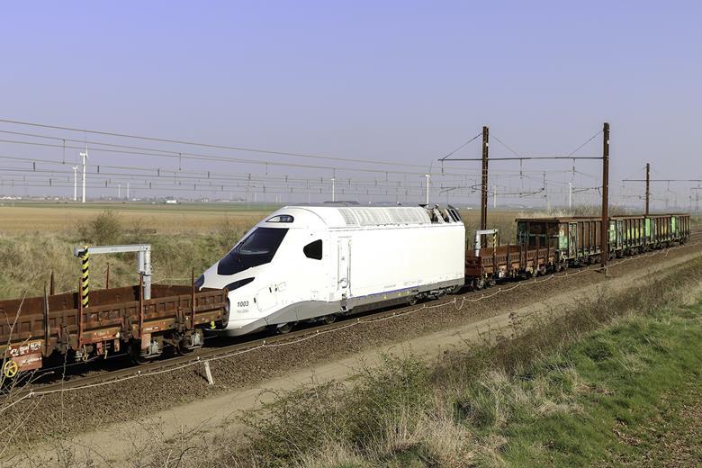 TGV M power cars transported from Belfort to La Rochelle | News ...