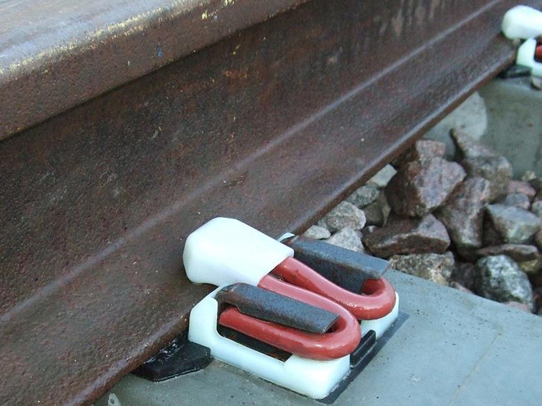 Pandrol Fastclip FE selected for concrete sleeper contract | News ...