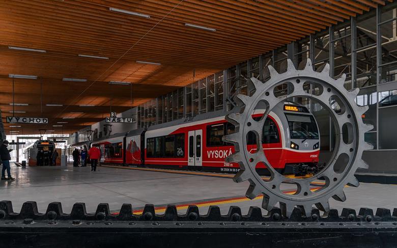 Rack trainsets enter revenue service | News | Railway Gazette International