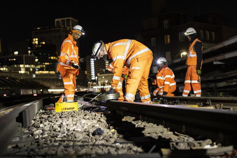 Network Rail reports cost savings from London Waterloo lubrication ...